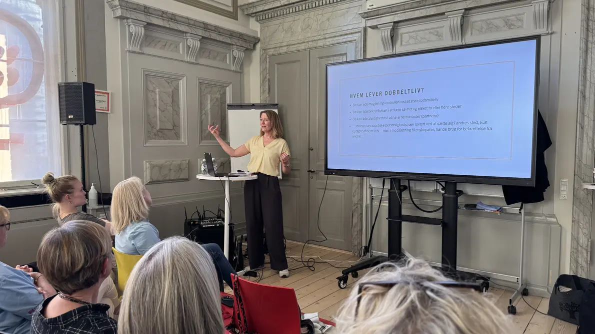 Amalie Mathiassen foredrag | Dobbeltliv og løgnen